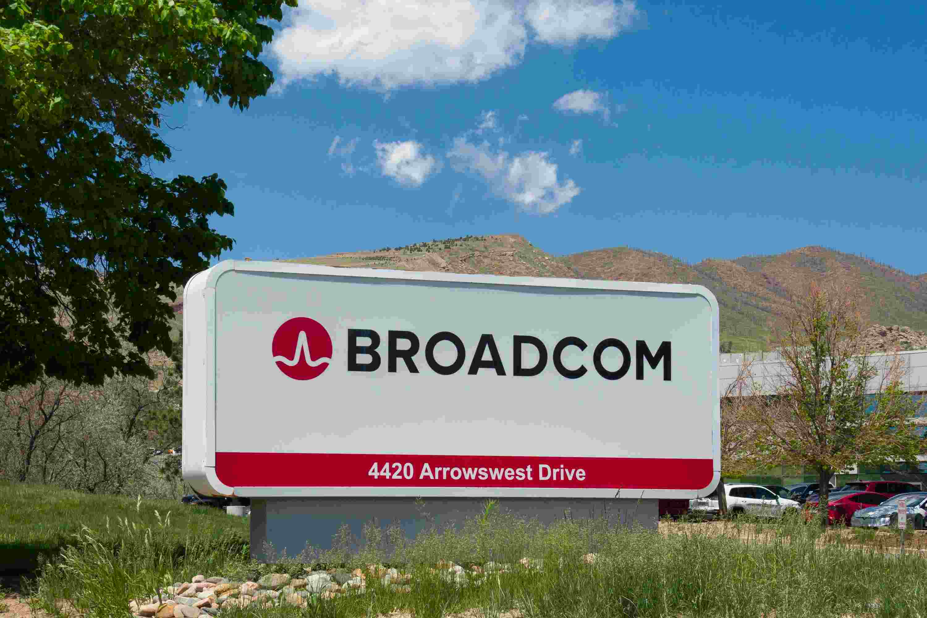 Broadcom (AVGO): ASIC vs GPU: Broadcom and NVIDIA’s Battle for AI Dominance